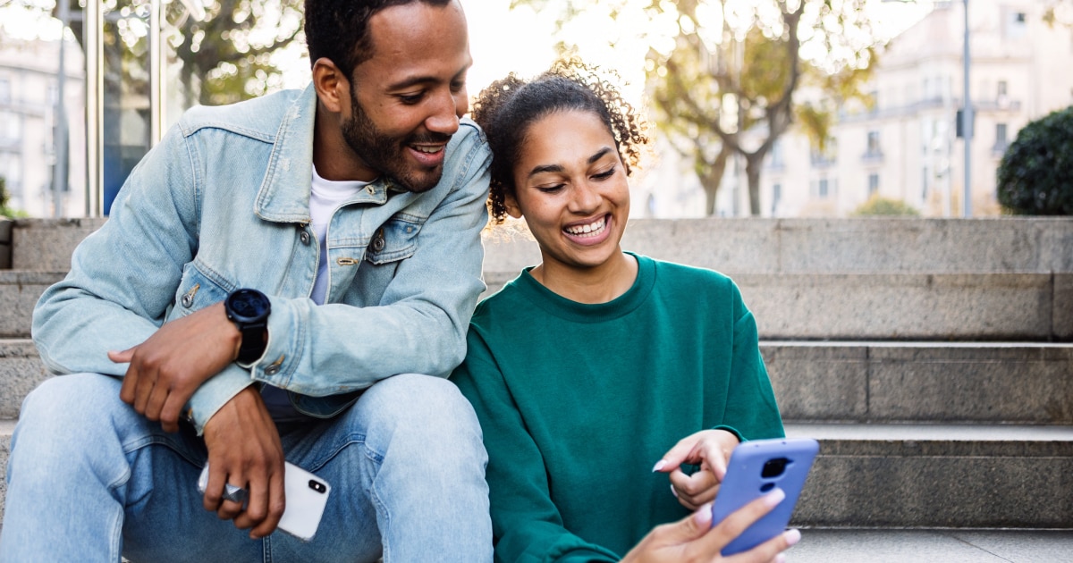 RCS vs iMessage: How Are They Different and When Should You Use Them?