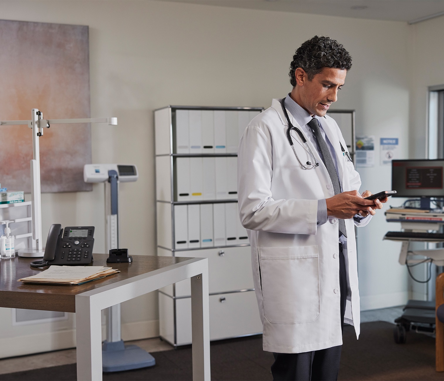 Cisco Wireless Phone | Achieve workplace mobility